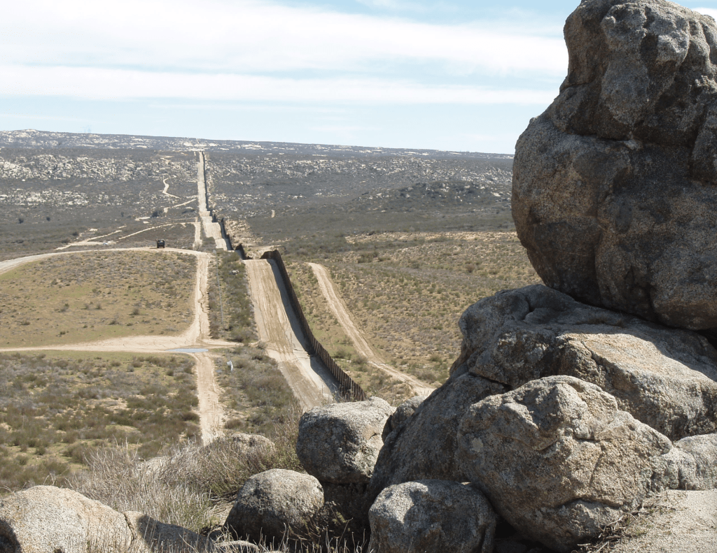 Mapping the Material Surplus along the US-Mexico Border | Musings on Maps